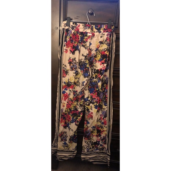 Urban Outfitters | Pants & Jumpsuits | Urban Outfitters Floral Lounge ...